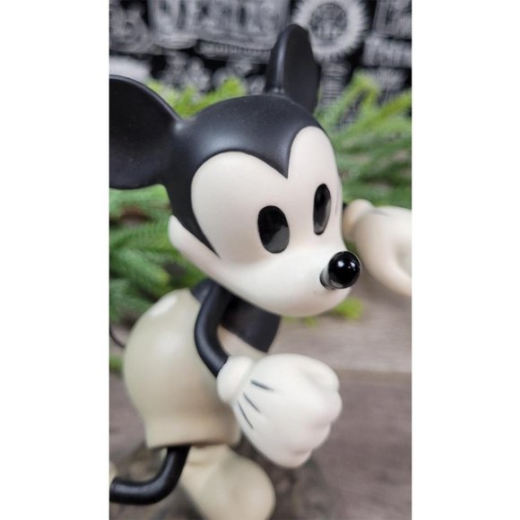 Disney | Accents | Classics Disney Mickey Mouse The Delivery Boy Hey ...